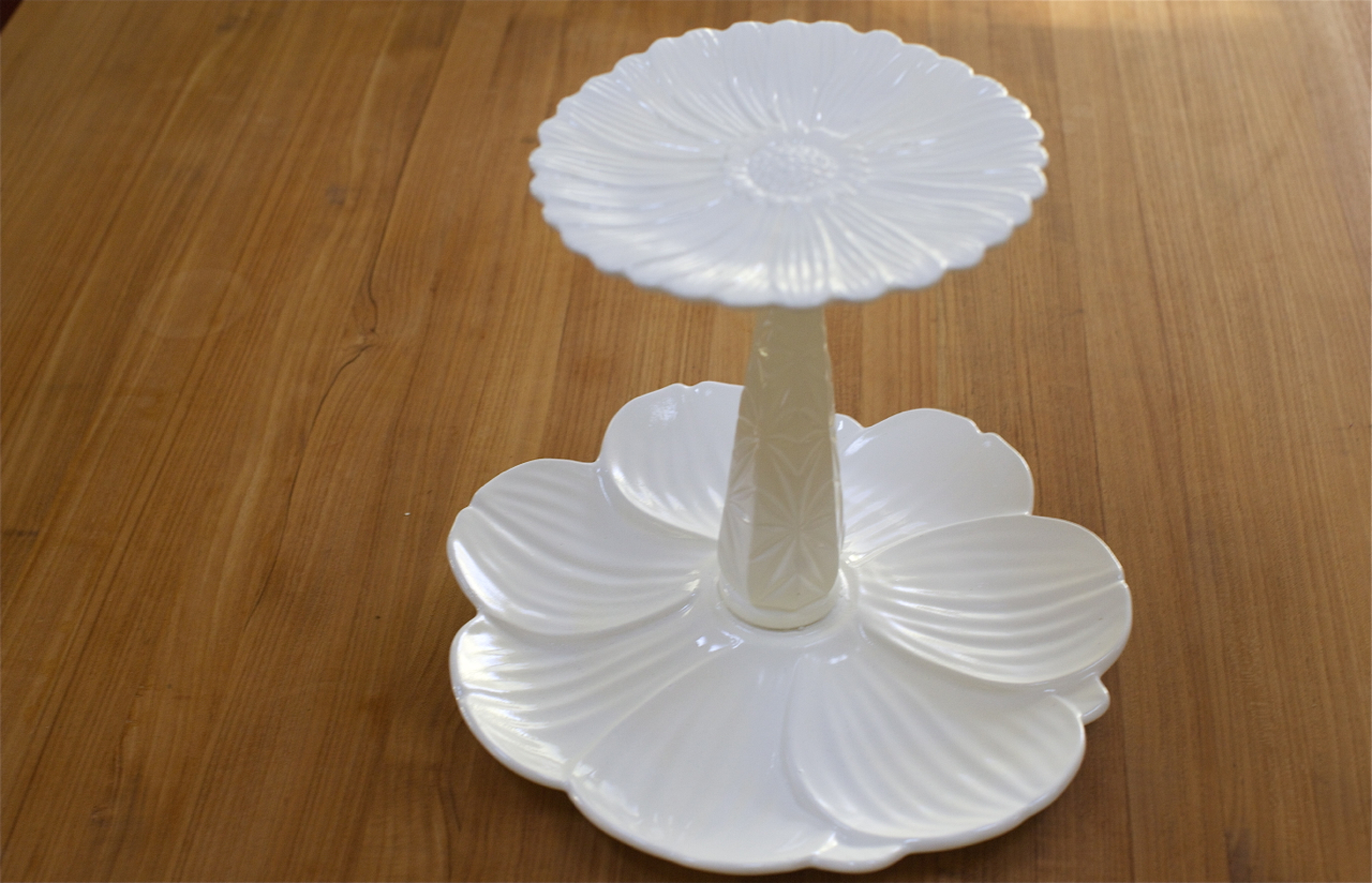 White Two Tiered Cake Stand / High Tea Stand / Cup Cake Pedestal ...